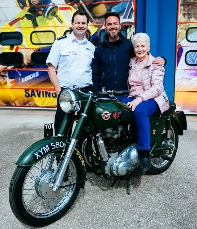 Cheshire Fire & Rescue Service - Vintage Cheshire Fire motorcycle gets ...